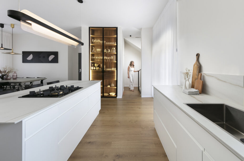 Quartz and Porcelain in Outdoor Spaces: Durability and Design ...